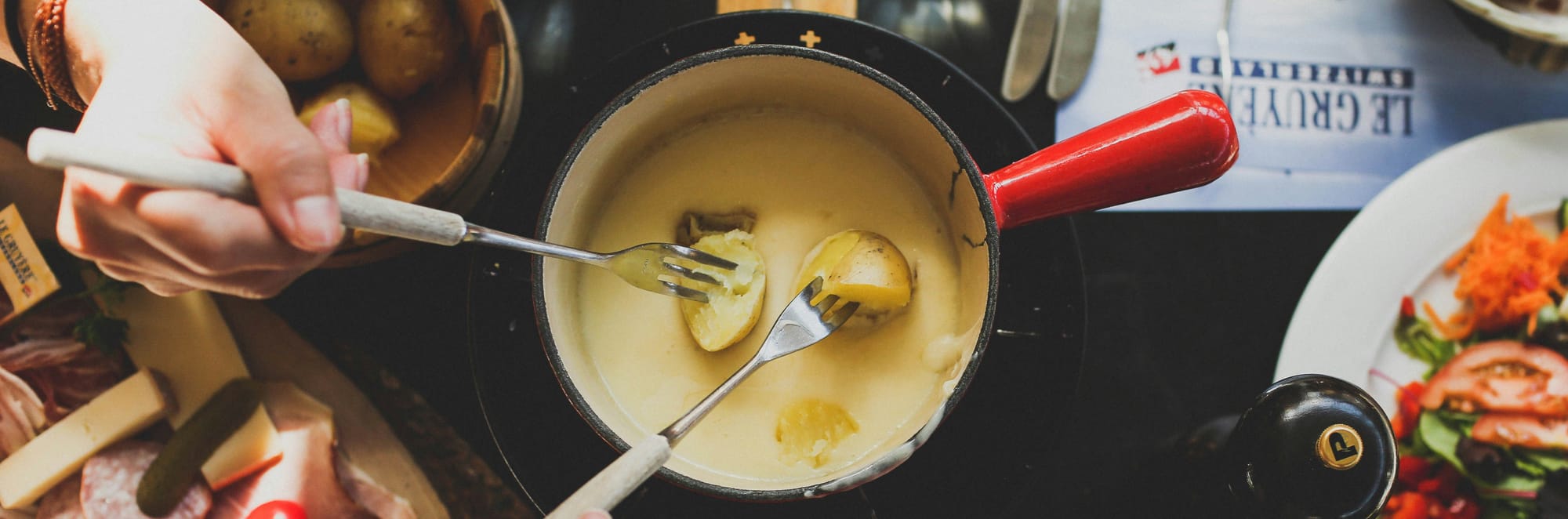 Best Fondue and Raclette in Zurich: A Cozy Culinary Adventure